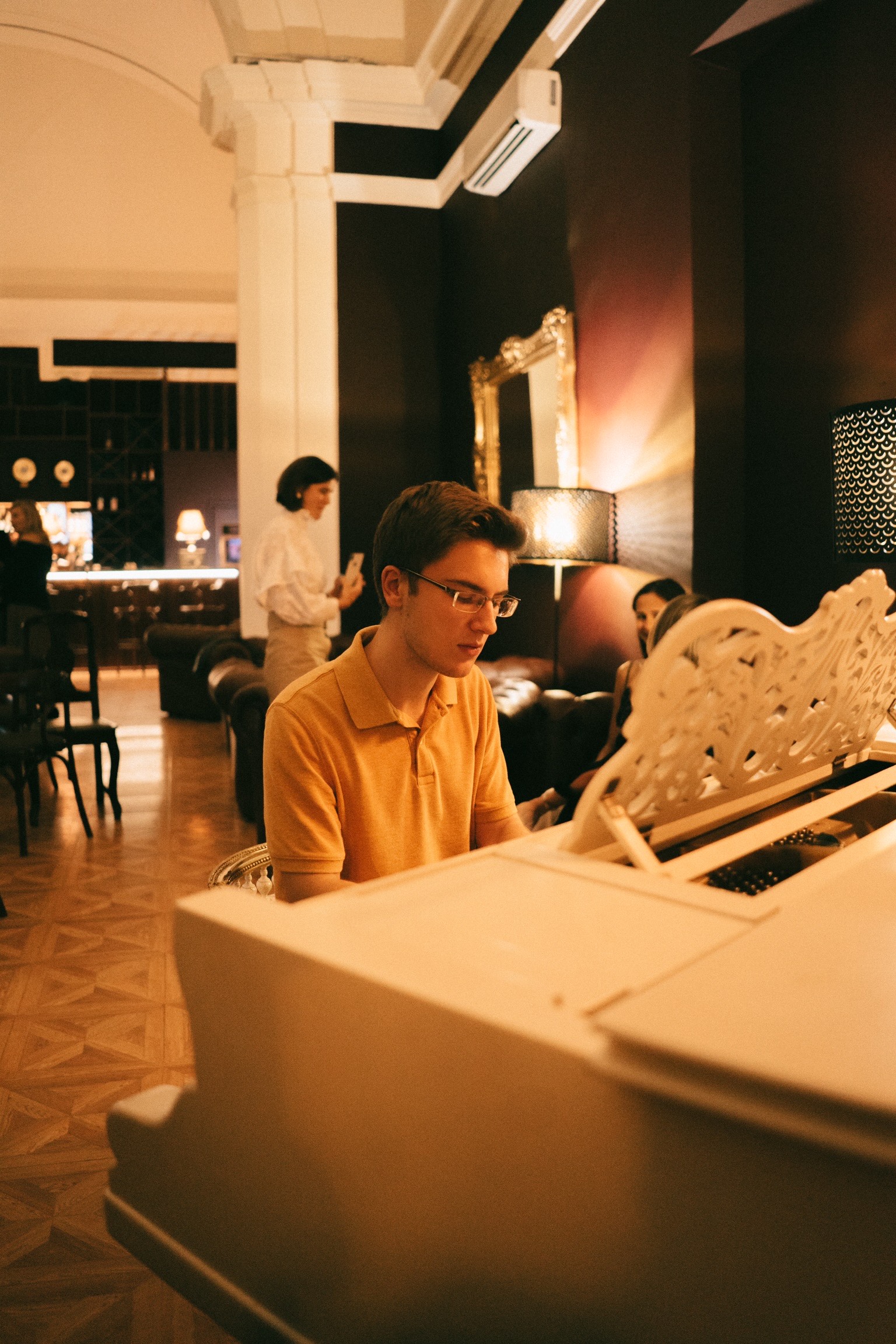 A Legacy of Giving: Ronald Stetzel and Gaylord Bickham – Magazine